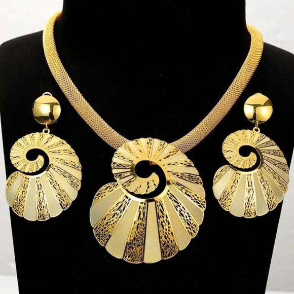 Vintage | Jewelry | Fibonacci Gold Shell Necklace Earrings Set Sacred ...